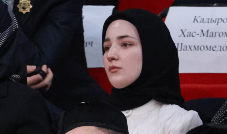 19-летняя Табарик Кадырова получила медаль - Minval.az
